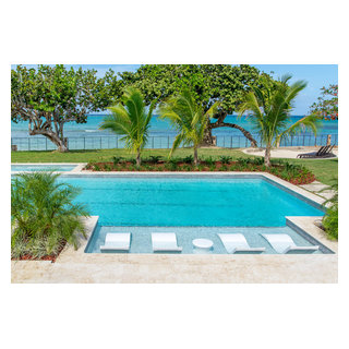 In-Pool Tables - Tropical - Pool - Houston - by Ledge Lounger | Houzz AU