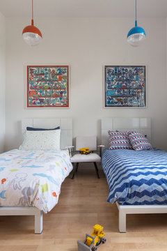 Splitting a large bedroom into two small ones