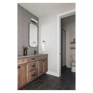 Bathroom - Modern - Bathroom - Grand Rapids - by Beth Howley Creative LLC | Houzz