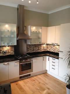 Tiling above a kitchen upstan | Houzz UK