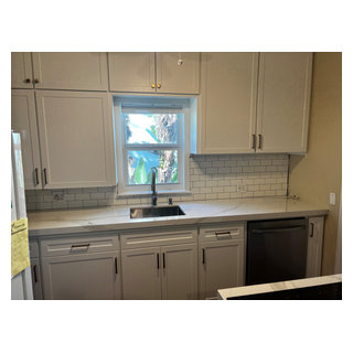 Hybrid Kitchen Remodel With a Modern Design - Modern - Kitchen - Miami ...