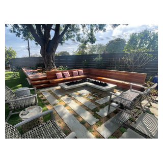 Bluestone Pavers and Mahogany Bench - Midcentury - Patio - Los Angeles ...