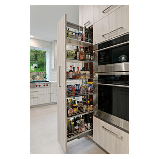 Tall Spice Pull Out - Modern - Kitchen - San Diego - by UNIQ Kitchen ...