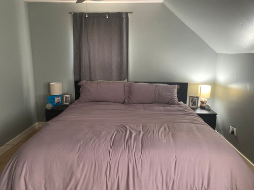Off center bed. | Houzz Forum