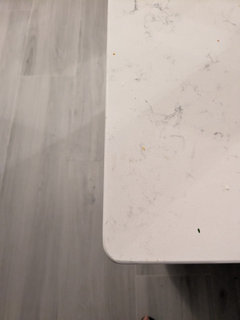 Quartz countertop with rounded corners