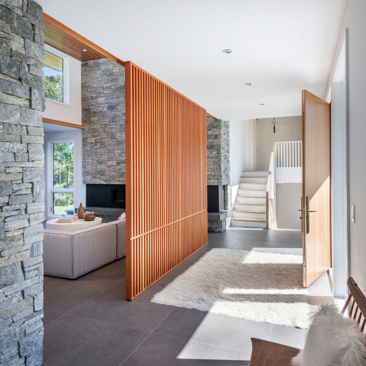 75 Ceramic Tile Entryway Ideas You'll Love - July, 2025 | Houzz