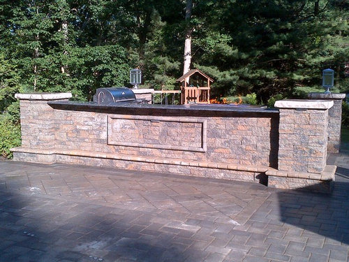 Techo-Bloc outdoor bar and kitchen with firewall