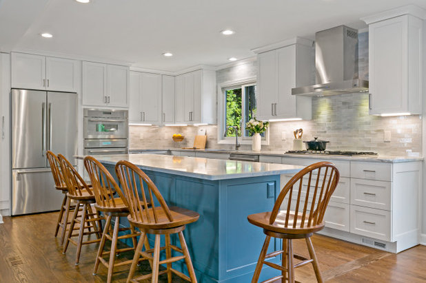 4 Stylish New Kitchens With a Contrasting Island Color