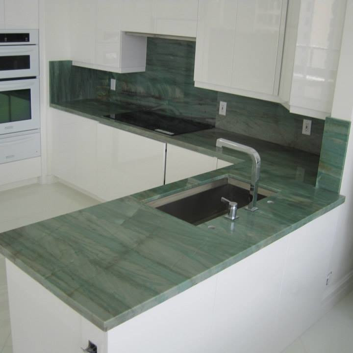 75 Beautiful Kitchen with Green Benchtop Ideas & Designs - May 2024 ...