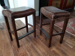 Can anyone recommend narrow depth counter height stools.