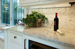 Backsplash opinions with Dolce Vita Quartzite countertops in Kitchen ...