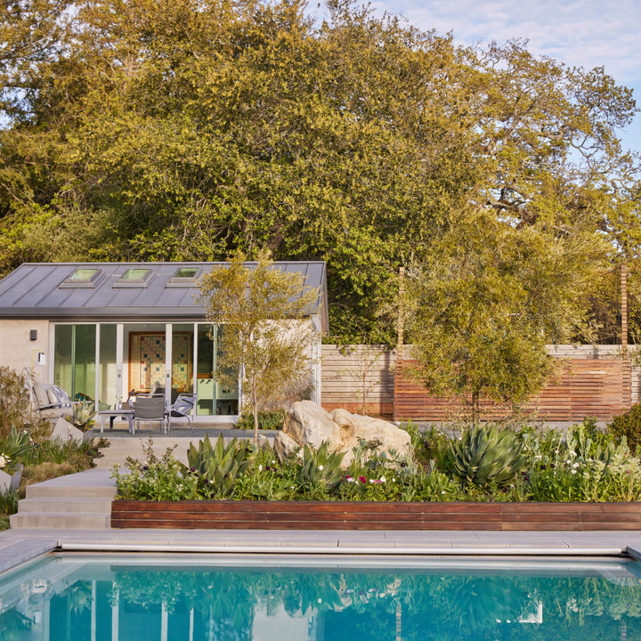 75 Beautiful Medium Sized Garden Ideas and Designs - December 2025 ...