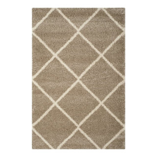 Transitional Geometric Shaggy Area Rug with Large Diamond Pattern ...