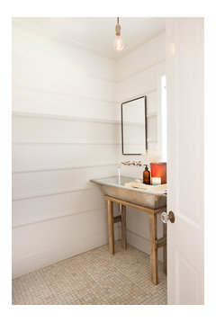 Utility sink in Mud room