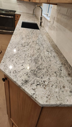White ice granite has rust stains? | Houzz Forum