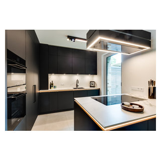 Kurze Wege und gute Bewegungsfreiheit - Modern - Kitchen - Hamburg - by ...