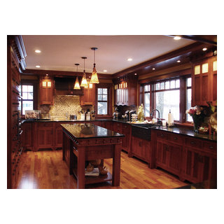 Arts & Crafts Kitchen on the Bay - Traditional - Kitchen - Milwaukee ...