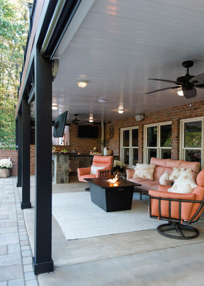 Patio of the Week: New Backyard Connects a House to the Lake