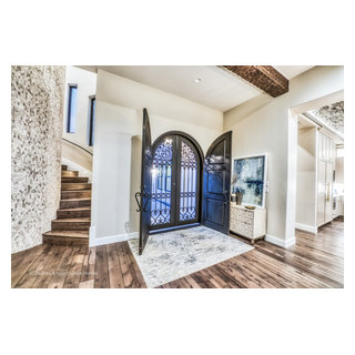 European Lakeside - Traditional - Entry - Austin - by Zbranek & Holt ...