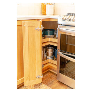 Coastal Farmhouse Kitchen - Beach Style - Kitchen - Milwaukee - by ...