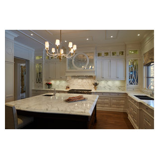 Estate home - Traditional - Kitchen - Toronto - by miriam manzo | Houzz