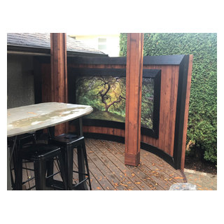 Curved Privacy Backdrop Wall with Curved Garden Art Installations ...