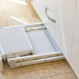 Toe Kick Ladder | Houzz