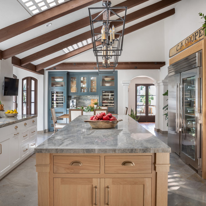 75 Beautiful Kitchen with Green Benchtop Ideas & Designs - October 2025 ...