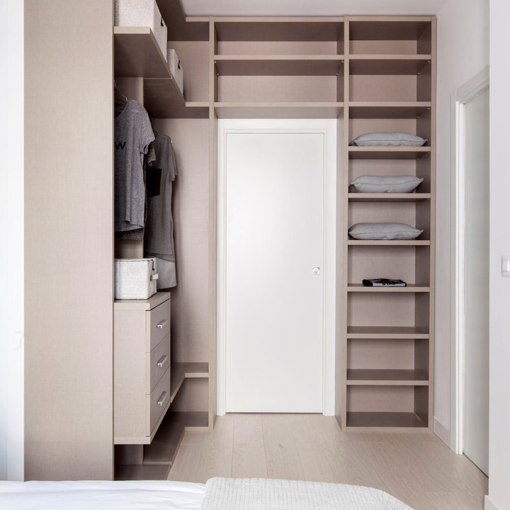 75 Beautiful Small Walk-in Wardrobe Ideas & Designs - June 2025 | Houzz AU
