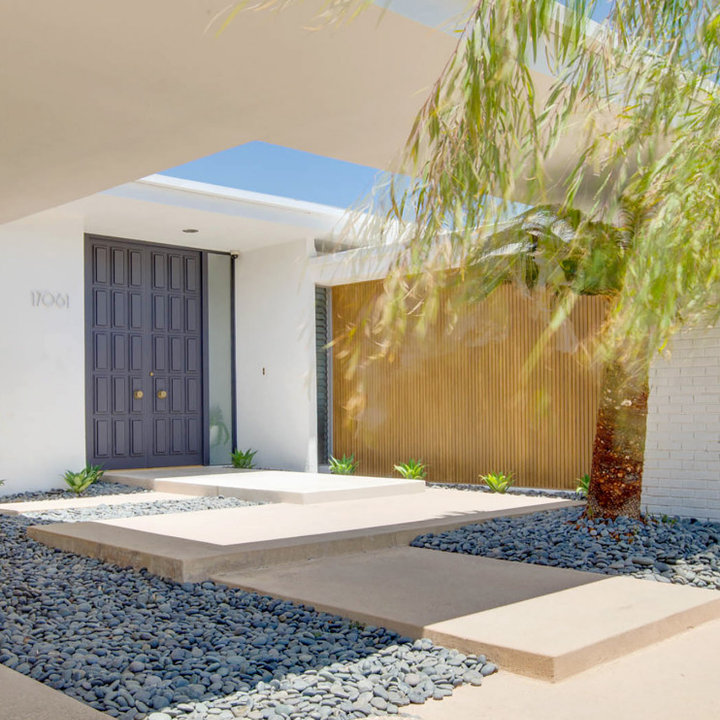 75 Beautiful Exterior with a White Roof Ideas & Designs - August 2025 ...