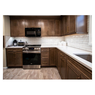 Maple Stained Shaker Kitchen Cabinets with Peninsula Bar - Transitional ...
