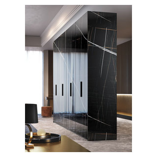 Modern marble look master wardrobe - Moderne - Armoire et Dressing ...