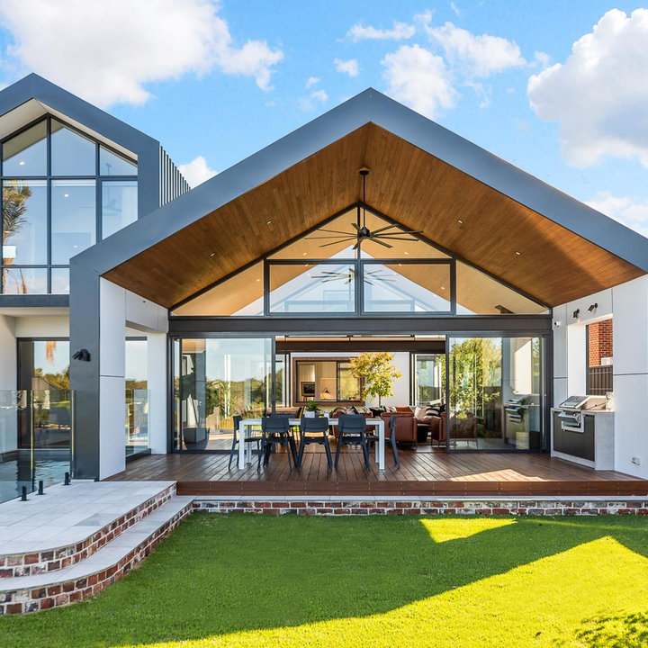 75 Beautiful Large House Exterior Ideas and Designs - April 2026 | Houzz UK