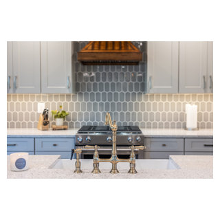 Classic Farmhouse kitchen - Farmhouse - Kitchen - Baltimore - by RR ...