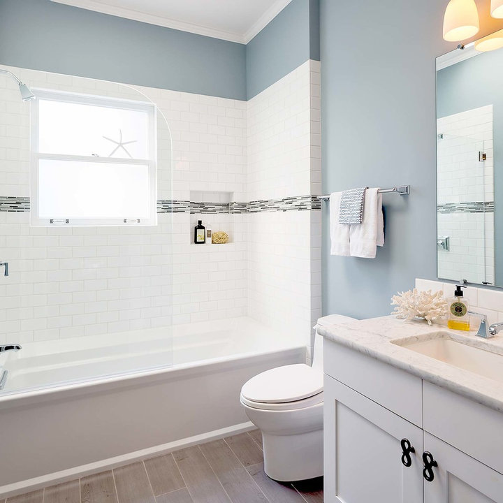 75 Beautiful Bathroom Nib Wall Home Design Ideas & Designs | Houzz AU