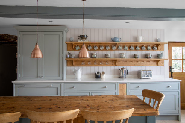 20 Kitchens Straight Out of the English Countryside