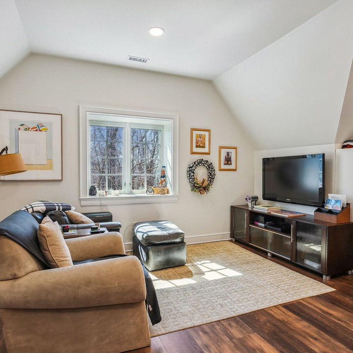 75 Vaulted Ceiling Closet Ideas You'll Love - May, 2025 | Houzz