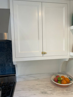 How to recess a plug mold in upper kitchen cabinet