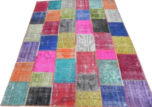 multi coloured Floor Stripes with tiled carpet?