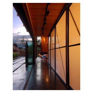 Kwong Residence: Screen Hallway - Modern - Hall - Seattle - by Stannard ...