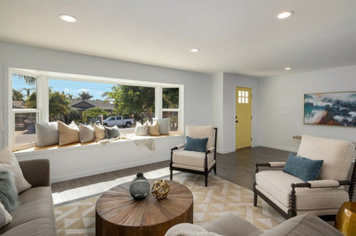 Living Room Layout with Bay Window?