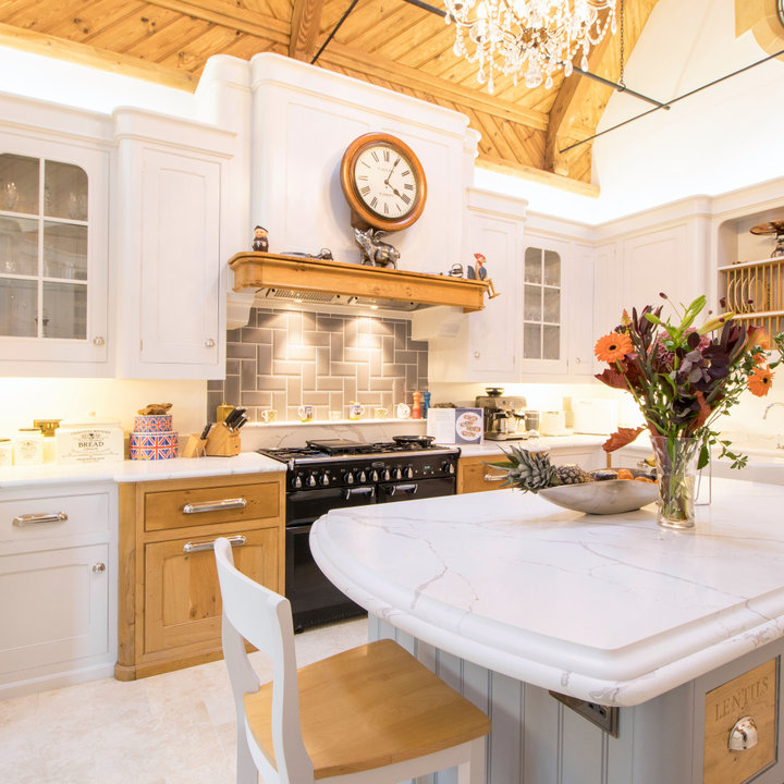 75 Beautiful Kitchen with a Chimney Breast Ideas and Designs - January ...