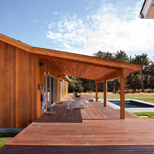 75 Beautiful Farmhouse Deck Pictures & Ideas | Houzz