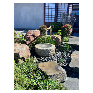 Japanese water feature Tsukubai - Landscape - by Modern Zen Garden | Houzz
