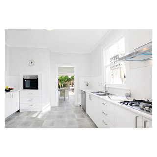 Grand Home in the Exclusive Toxteth Estate in Glebe - Traditional ...