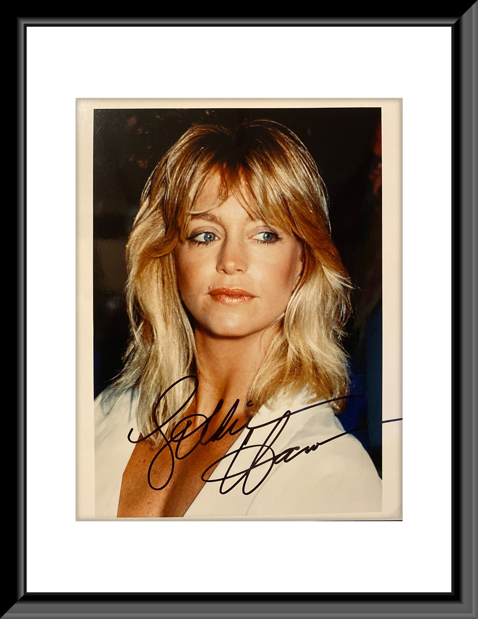 Goldie Hawn signed photo, 11x14 inches - Contemporary - Photographs ...