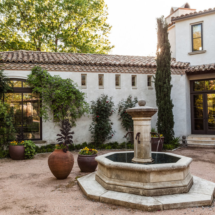 75 Beautiful Mediterranean Courtyard Garden Ideas & Designs - June 2024 ...