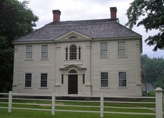 How to aesthetically connect two houses put together