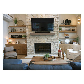 Simplicity on the Water - Beach Style - Living Room - Milwaukee - by ...