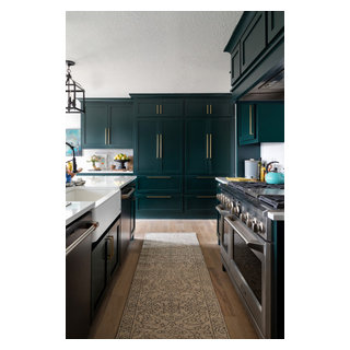 Classic Meets Modern Farm: Kitchen - Kitchen - Kansas City - by Tamara ...